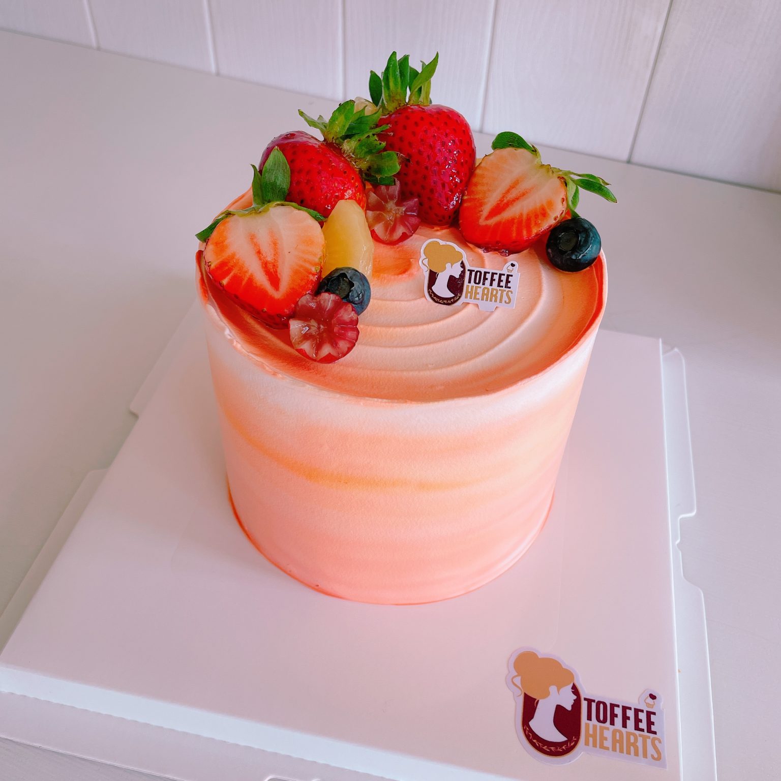 Simple Ins Cake – Toffee Hearts Confectionery