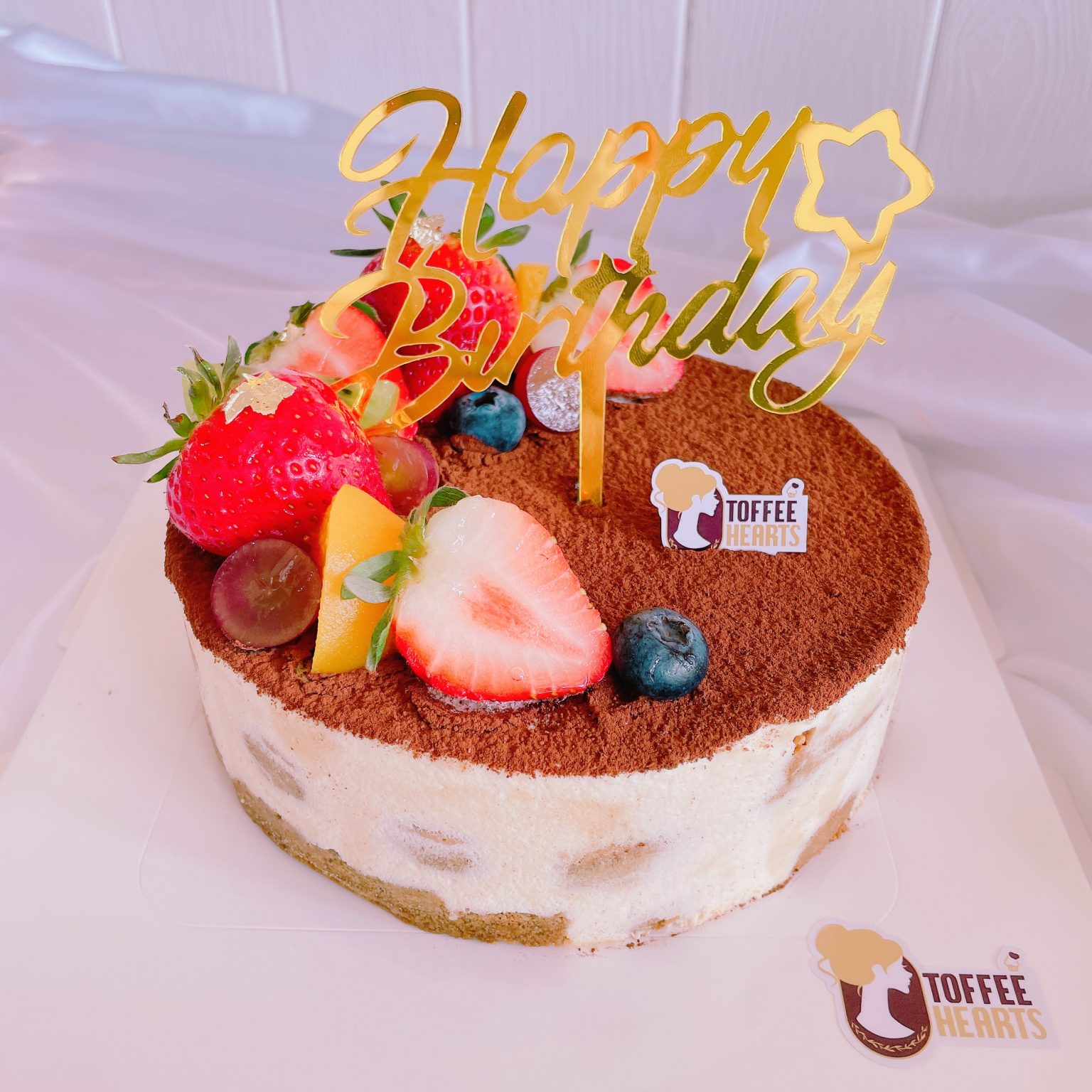 Round Shape Tiramisu – Toffee Hearts Confectionery